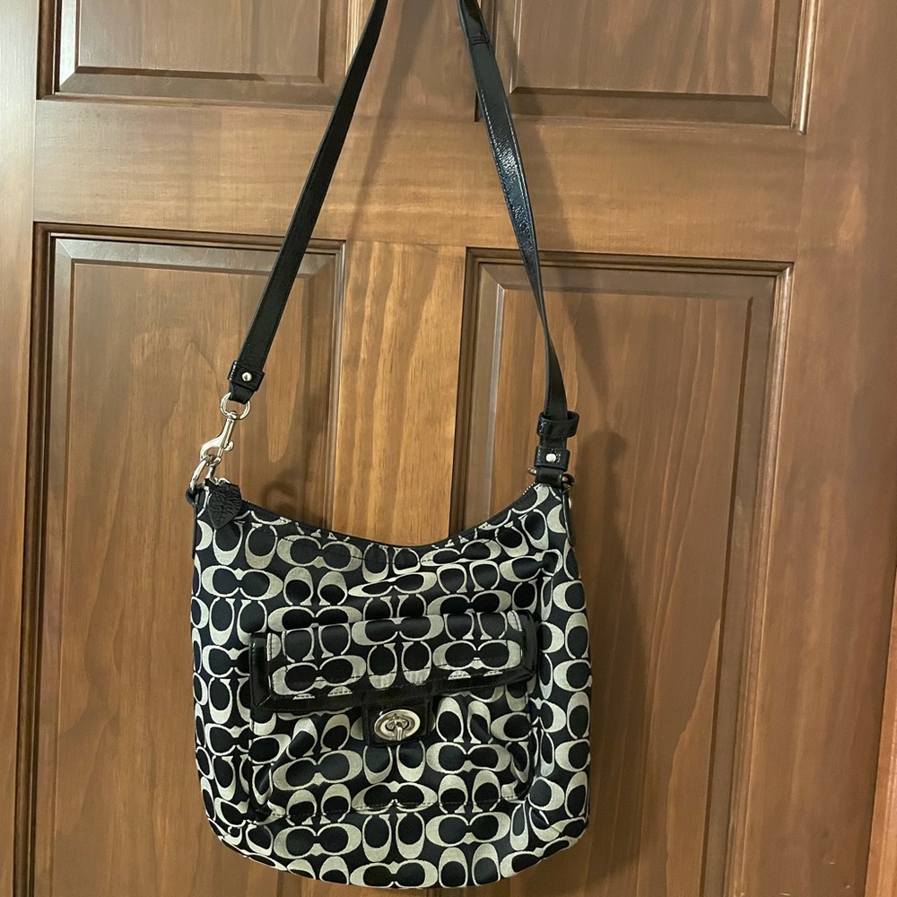 Coach Purse Signature Logo Black And Grey - Gem
